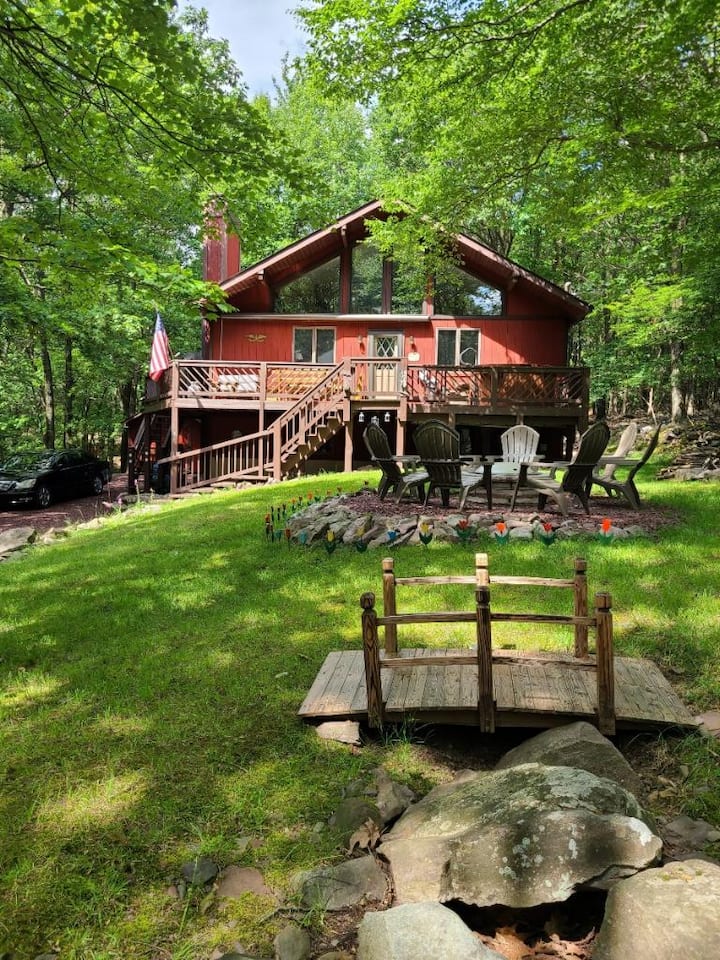 The Sky Lodge (8 People) - Lake Harmony, PA