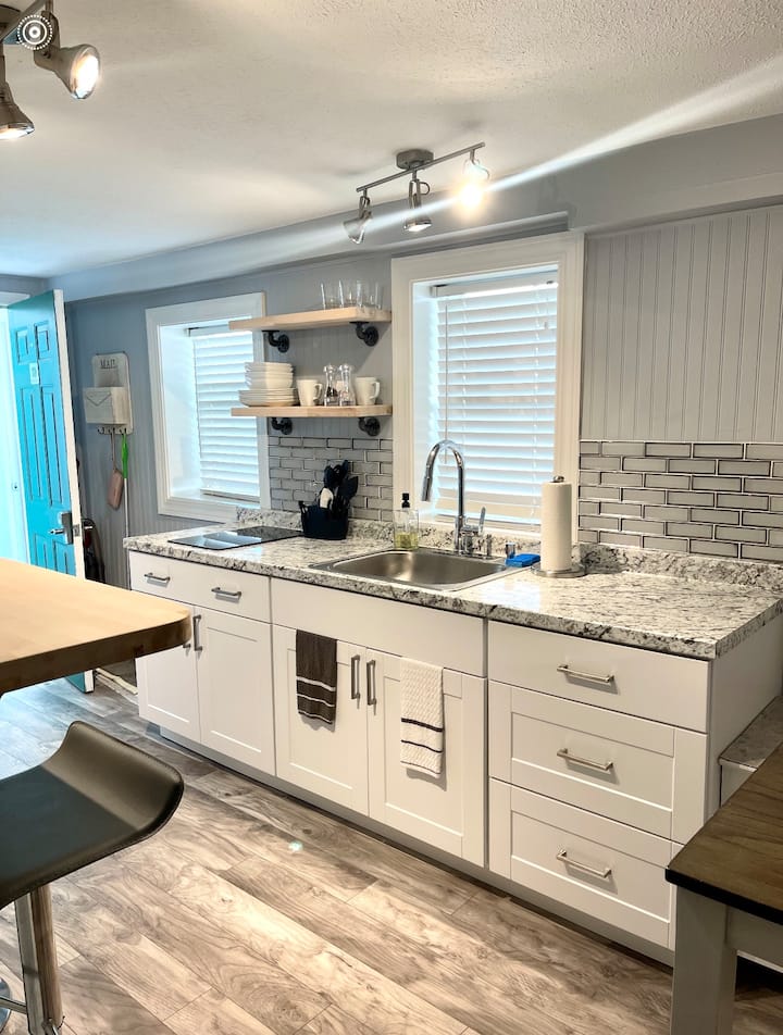 1 Bedroom Steps To The Beach! - Old Orchard Beach