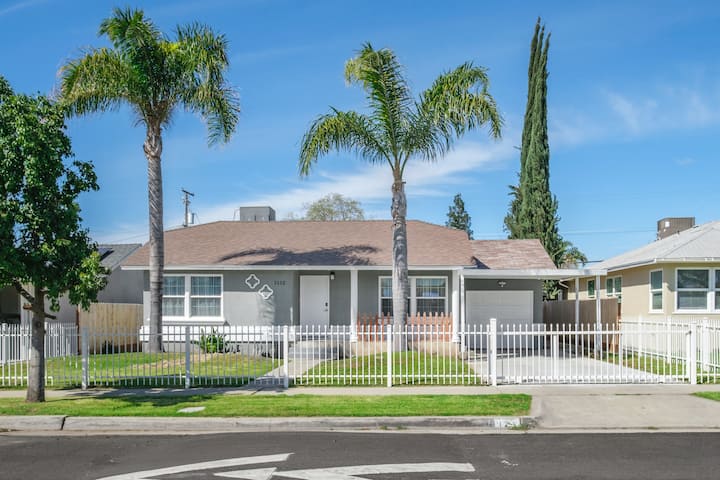 3b/2bth Clean, Cosy, Convenient - Playland, Fresno