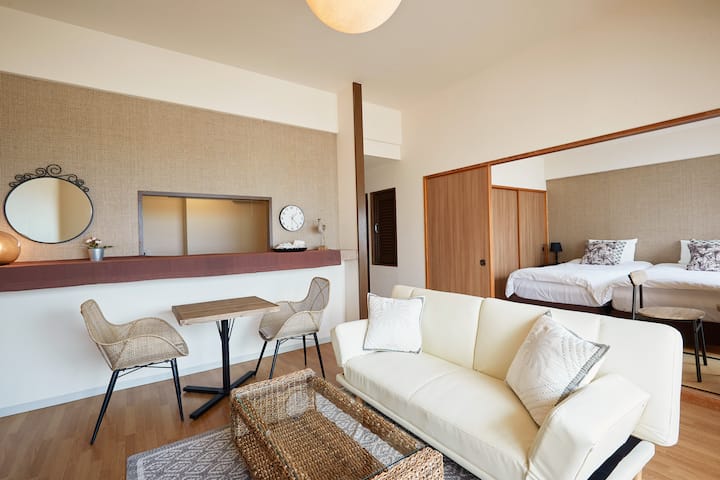 ビジネスにも観光にも！透明度高いビーチ目の前！立地抜群！208　4名迄同一料金 - Nago