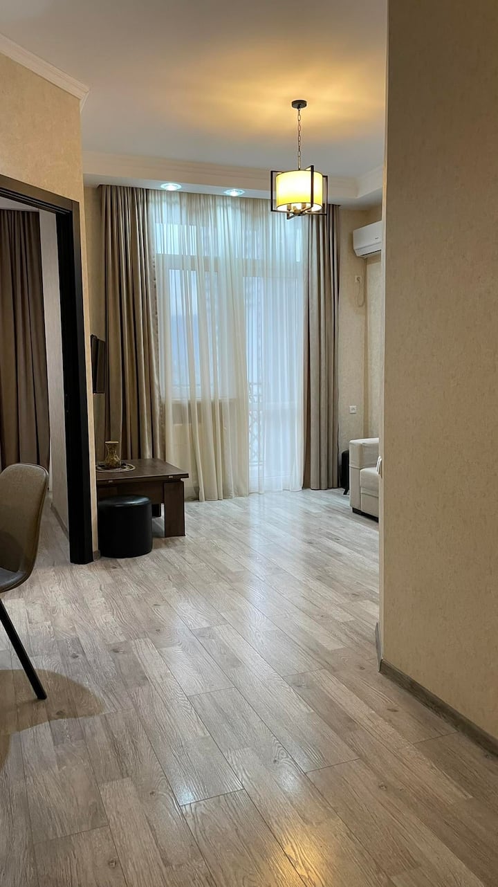 Sunny Apartment - 巴統
