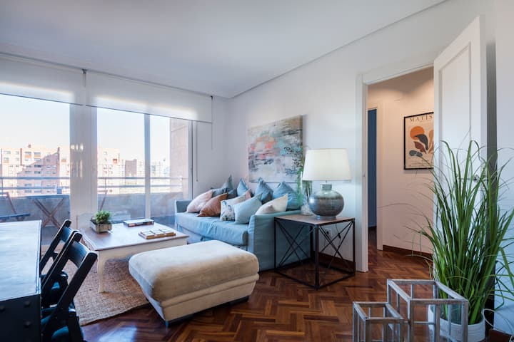 Urbanretreat Cuatro Torres Pilar - Madryt