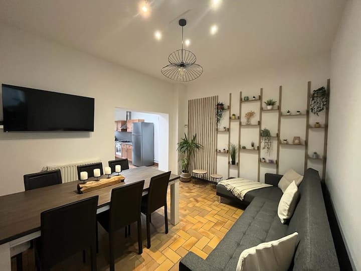 Maison Entière Avec Extérieur En Hypercentre - Douai