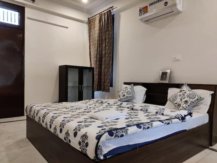 6 Bhk Luxury Villa Nr Airport - Ac Tv Wifi Kitchen - Jaipur