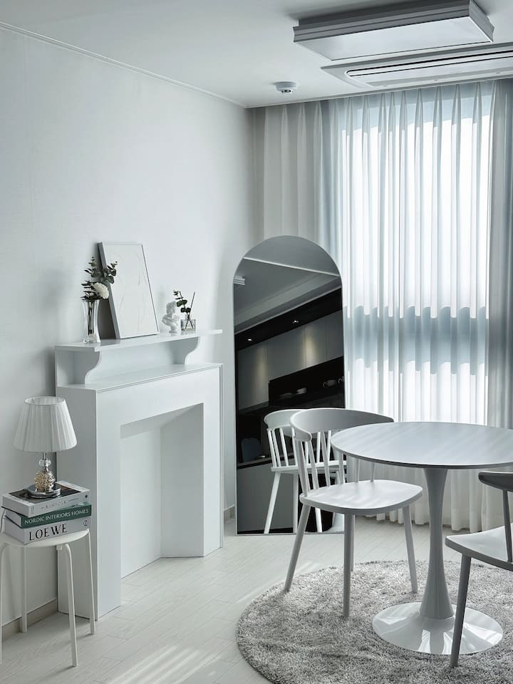 Bella Stay[리뷰 12시 늦퇴실!]
고층뷰/중앙로역1분/교동/동성로 - Daegu