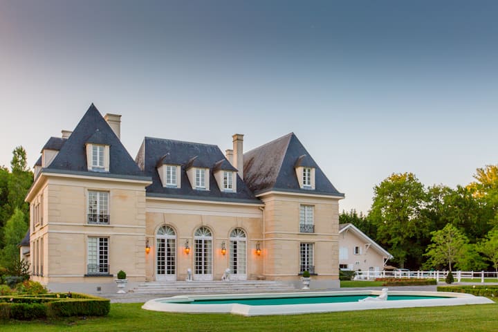 Château + Lieu De Réception 400p - Montereau