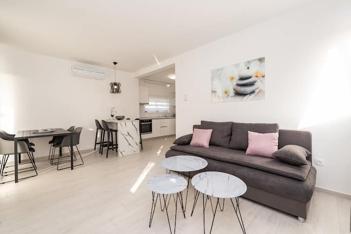 One-bedroom Apartment Pool Maris B With Terrace - Novalja