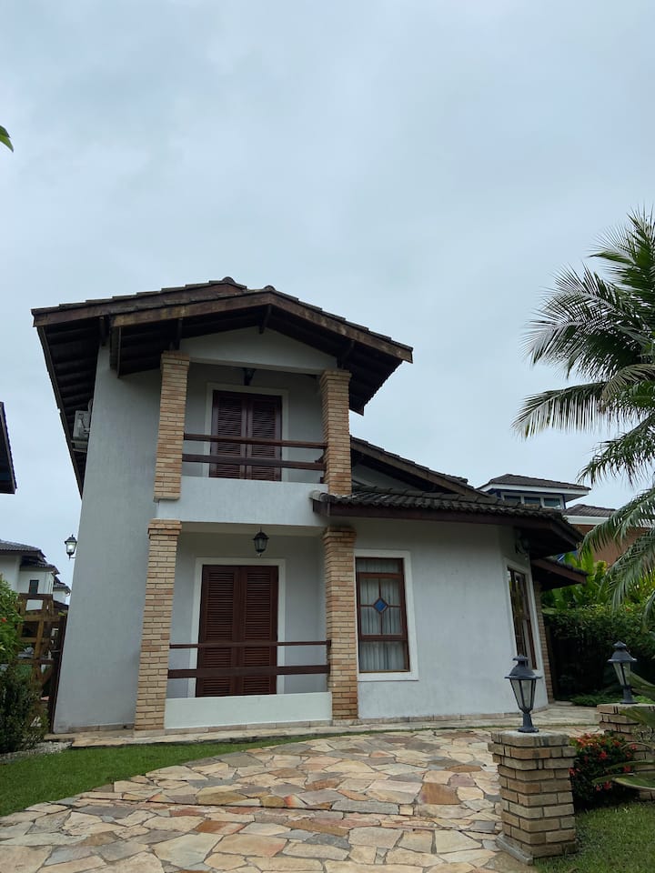 Casa Perto Da Praia Em Condomínio De Luxo - Bertioga