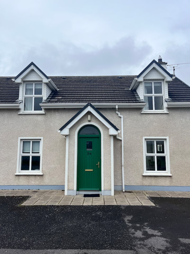 Surfers Cove 3 Bedroom House Close To Beaches/town - Bundoran