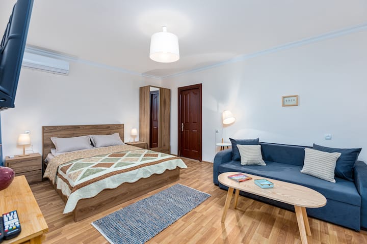 Cozy 1br Flat In Sololaki - Center Of Tbilisi - Tbilisi