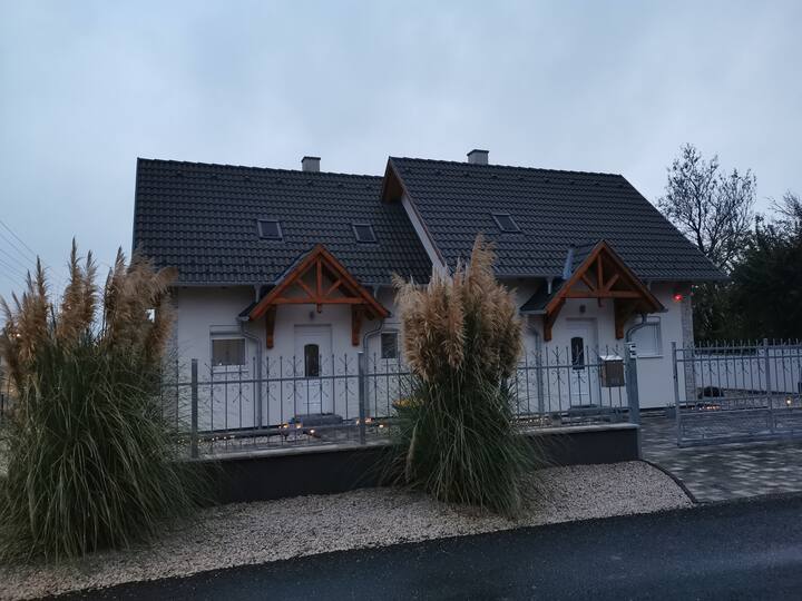 Silye De Lis Apartman - Balatonmáriafürdő