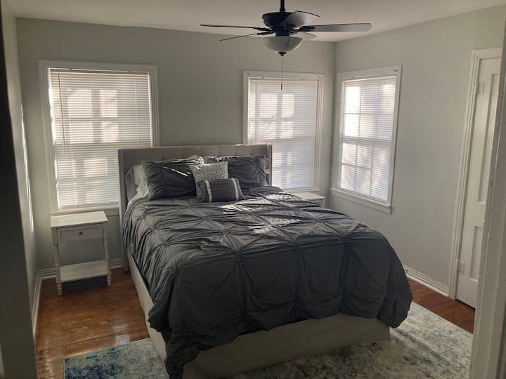 Cozy Two Bed 5 Min Downtown - Tyler, TX