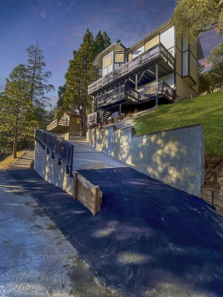 The Lakeview Lodge - Lakeview Fully Remodeled - San Bernardino, CA