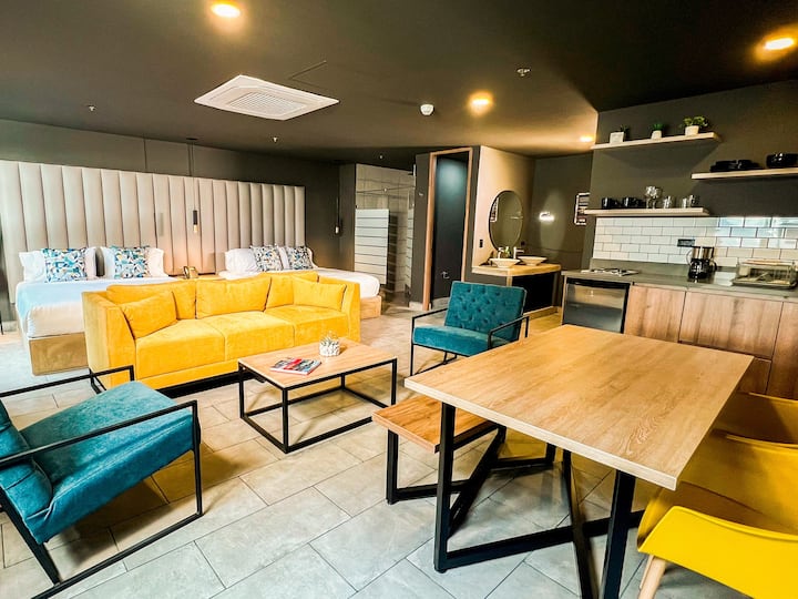 Deluxe Loft + 2 Double Beds + Jacuzzi In Medellin - Medellín