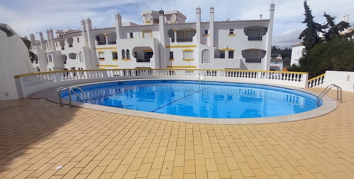 Carvoeiro, Central. Pool. Air-con. 2 Bedrooms. - Lagoa