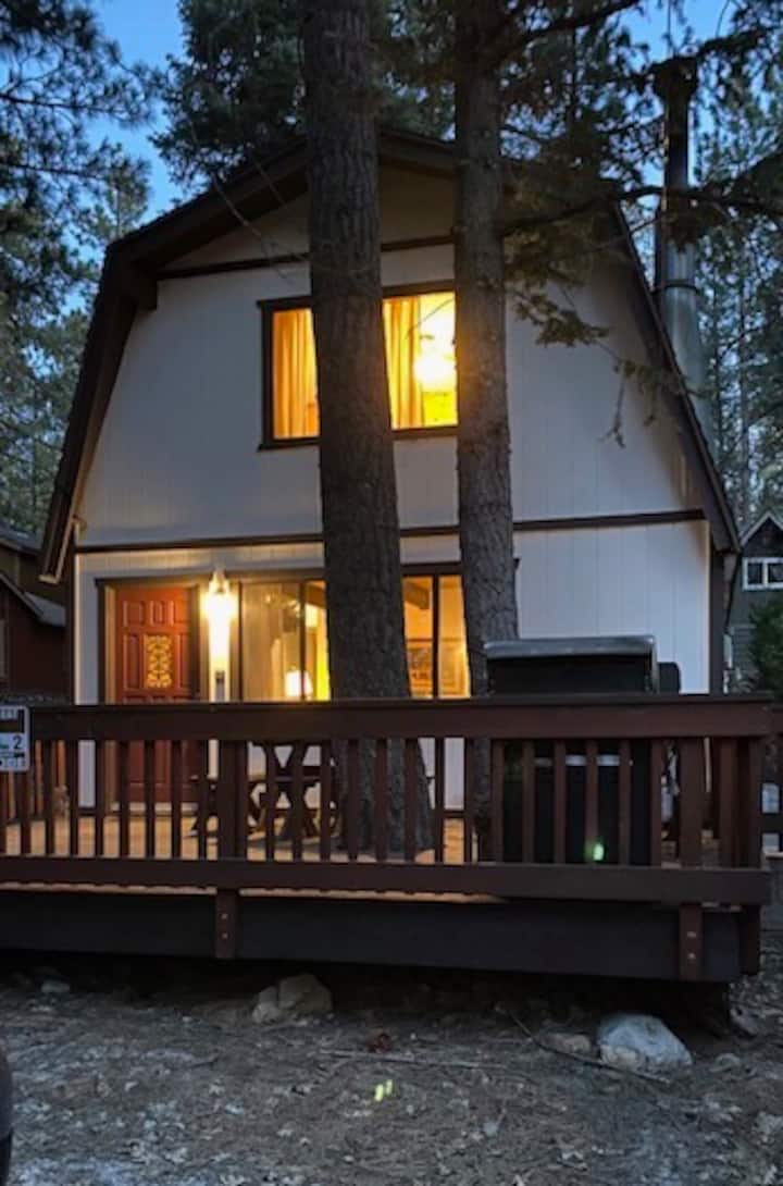 Moonridge Retreat Hot Tub/close To Winter Resorts - Big Bear Lake, CA