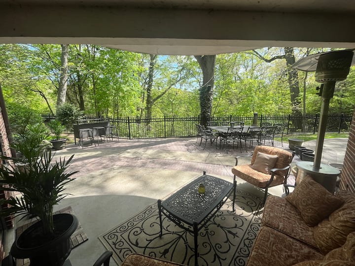 Private Apartment With Lakeside View - Port Washington, NY
