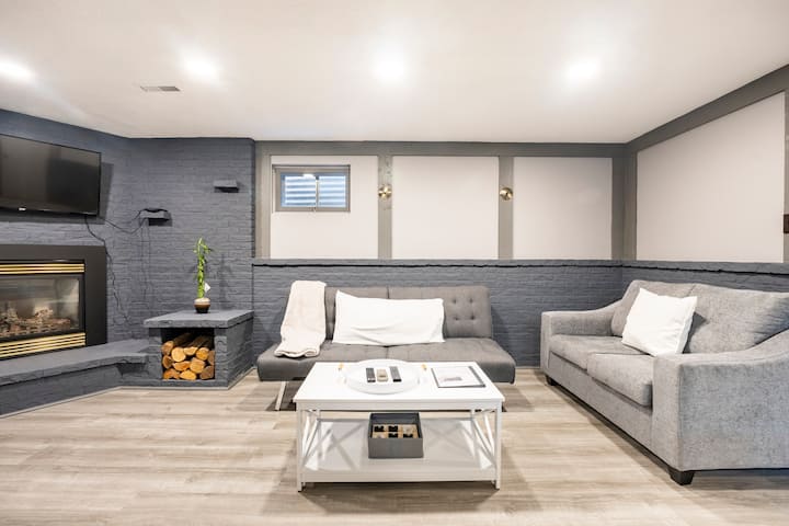 Luxury Suite W/ Cafe & Sauna In Pickering - Pickering