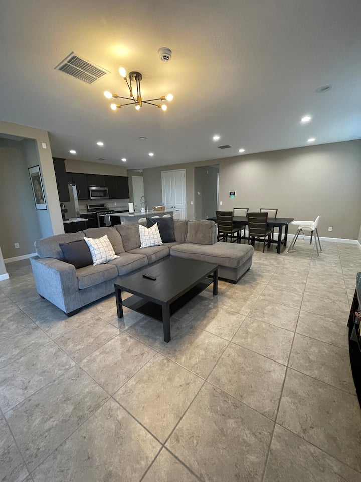 1/5 Private Bedroom & Bathroom - Maricopa, AZ