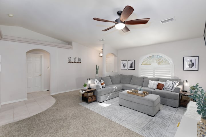 House Of Havasu Hues - Lake Havasu City, AZ