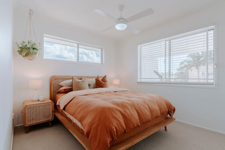 Palm Beach Perfection - Coolangatta