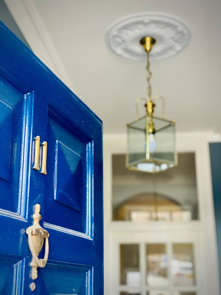 Elegant Georgian Townhouse - Town Centre Location - Shrewsbury