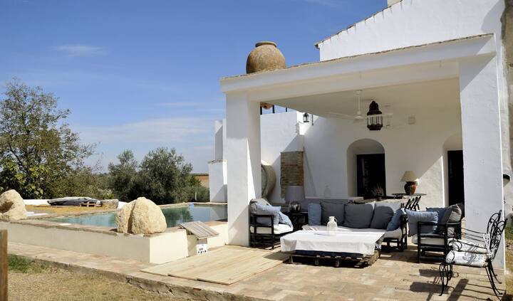Señorío S. Xvi.
Easter Luxury Retreat - Carmona