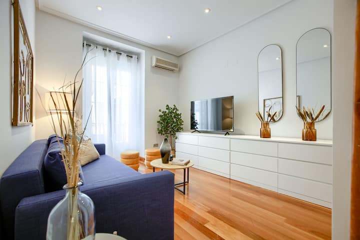 Central Flat In The Best Location - Madrid