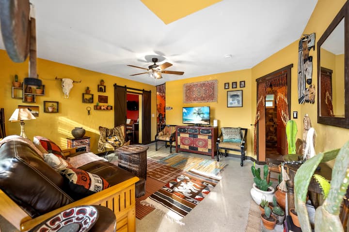 One-of-a-kind Boho Oasis With Heated Pool - Deerfield Beach, FL