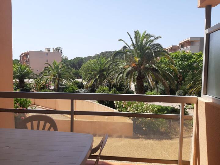 Studio Dans Résidence Bord Mer - Île du Levant