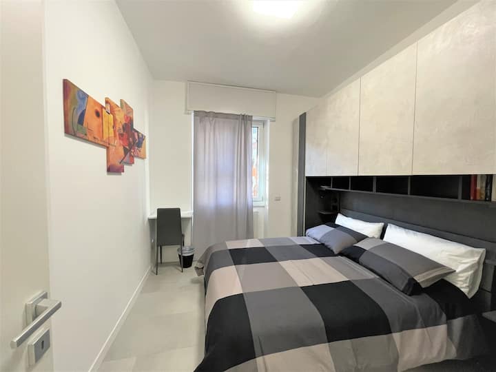 Moderno Appartamento In Milano, A 2,7 Km Duomo - Mediolan
