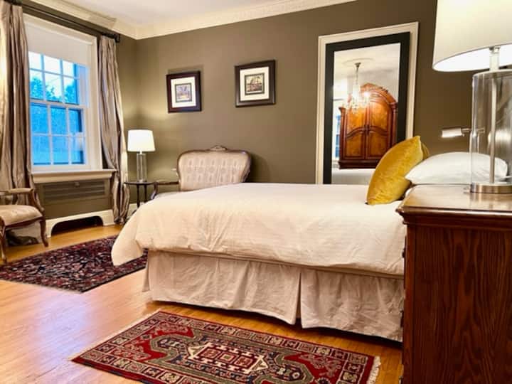 Excellent Apartment Near Western U. - London, ON, Canada