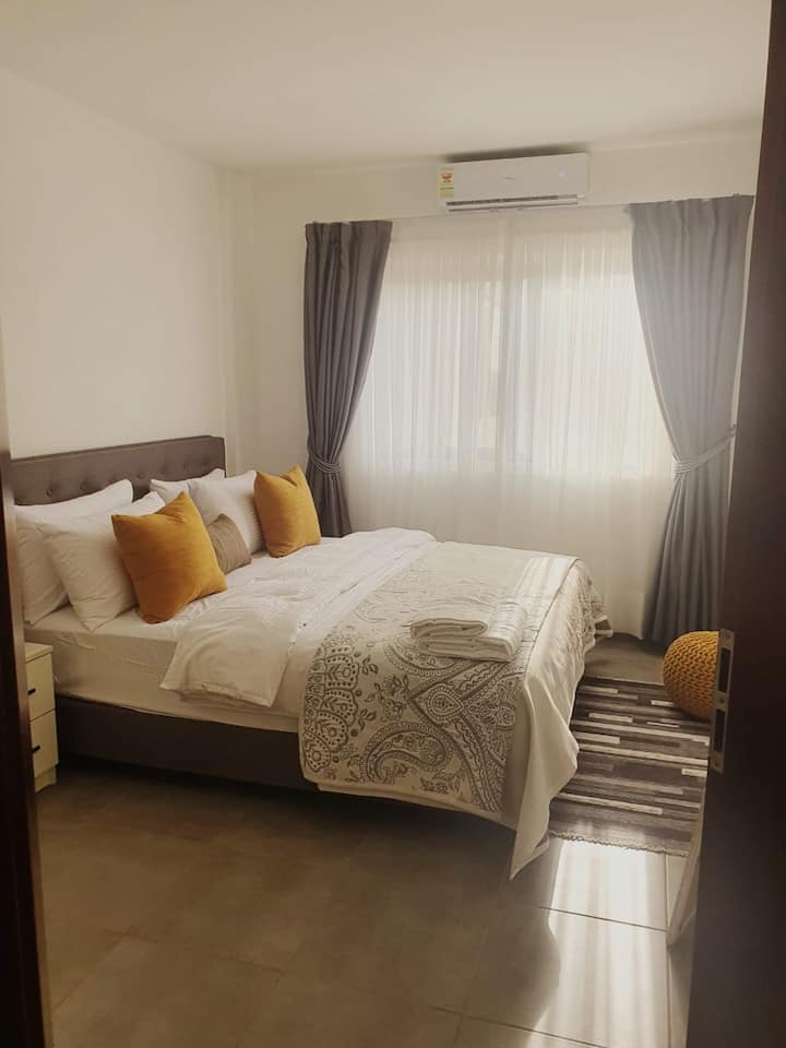 Luxurious One Bedroom Apartment - Acra