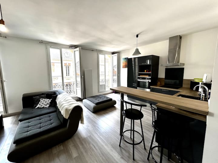 République 8 - Plein Centre-ville & Proche Thermes - Rochefort, France