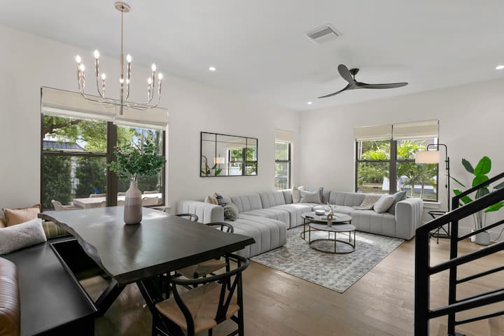 Luxe Tpa Experience! 5 Bedrooms, Walk To Hyde Park - Tampa, FL