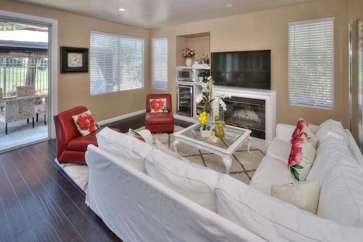 Delightful & Beautiful Home - Tustin, CA