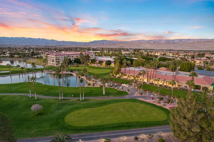 Resort-style Living With Golf Tennis Pools & Views - Cathedral City, CA