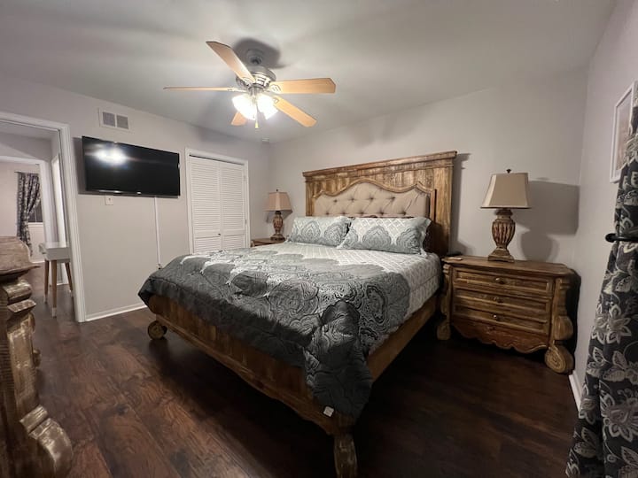 Mid-city Townhouse 2 Br Apt - Baton Rouge, LA
