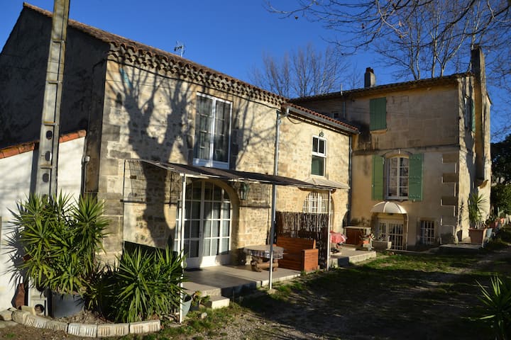 Jas Du Mas Des Platanes - Fontvieille