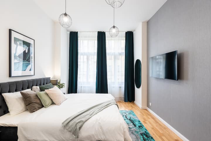 Charles Sq. Chic & New Studio - Prague