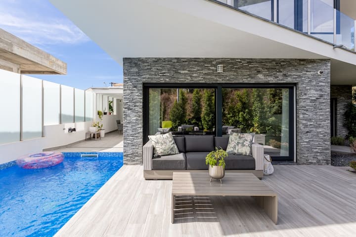 Moradia De Arquitetura Moderna - Costa da Caparica