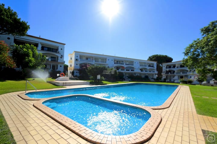 Spacious 2 Bedroom Sleeps 6 - Quarteira