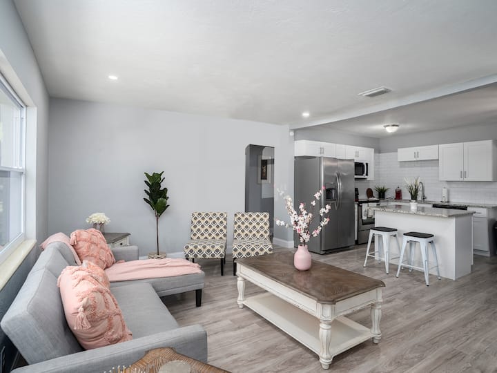 Cozy 1&1 Unit Off Hillsborough River - Tampa, FL