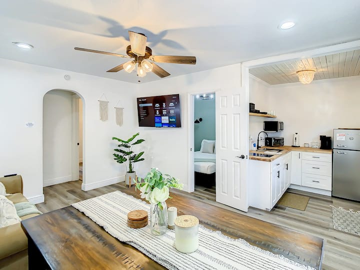“New” Sunset Oasis/minutes To Beaches - Dunedin, FL