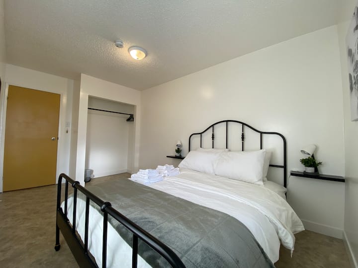 R&j Hostel - Room #2 - Regina
