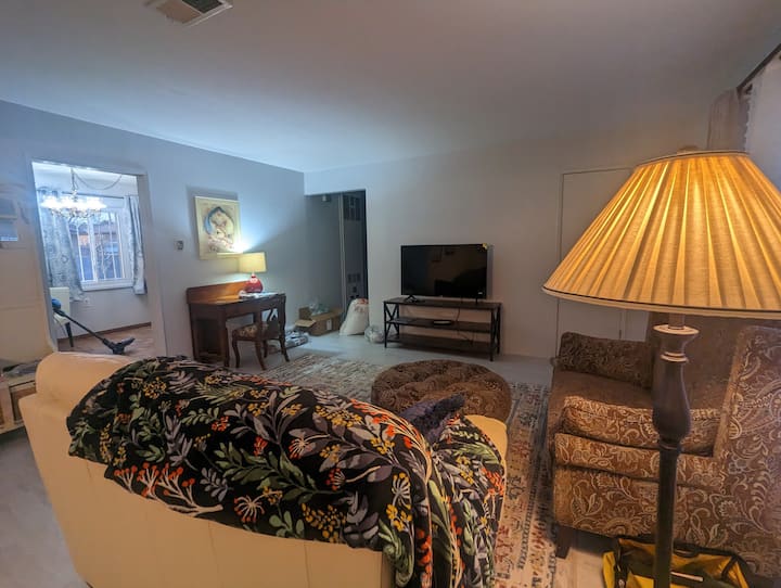 Mid-century Bungalow Minutes From Uptown - Albuquerque