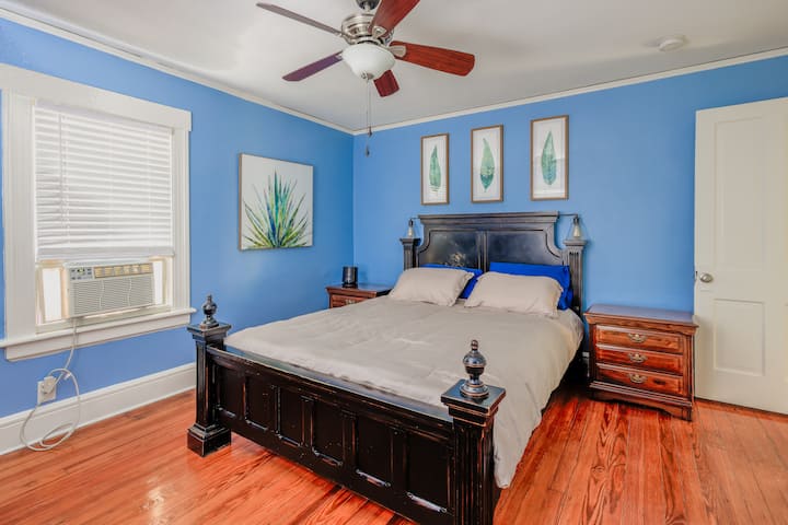 A Private Bedroom In Summit - Chatham, NJ