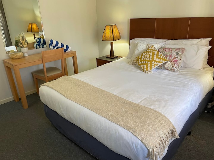 Top End! Cullen Bay Waterfront Apartment - Darwin