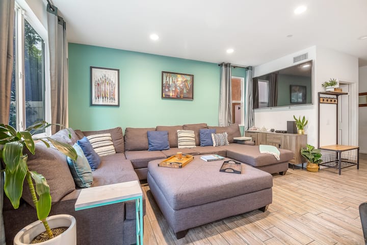 La Retreat - Cozy Townhouse - Valley View - North Hills - Los Angeles