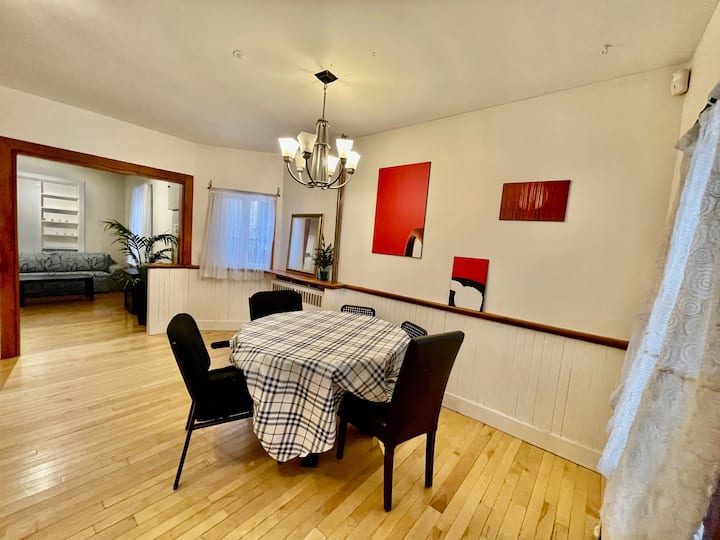 3 Br House Near Metro-family Of 6 Or 3 Students - Dorval